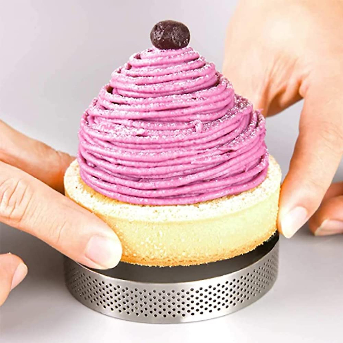 Nebel 8Pcs Stainless Steel Tart Ring, Heat-Resistant Perforated Cake Mousse Ring Round Double Rolled Tart Ring Metal Mold 10cm