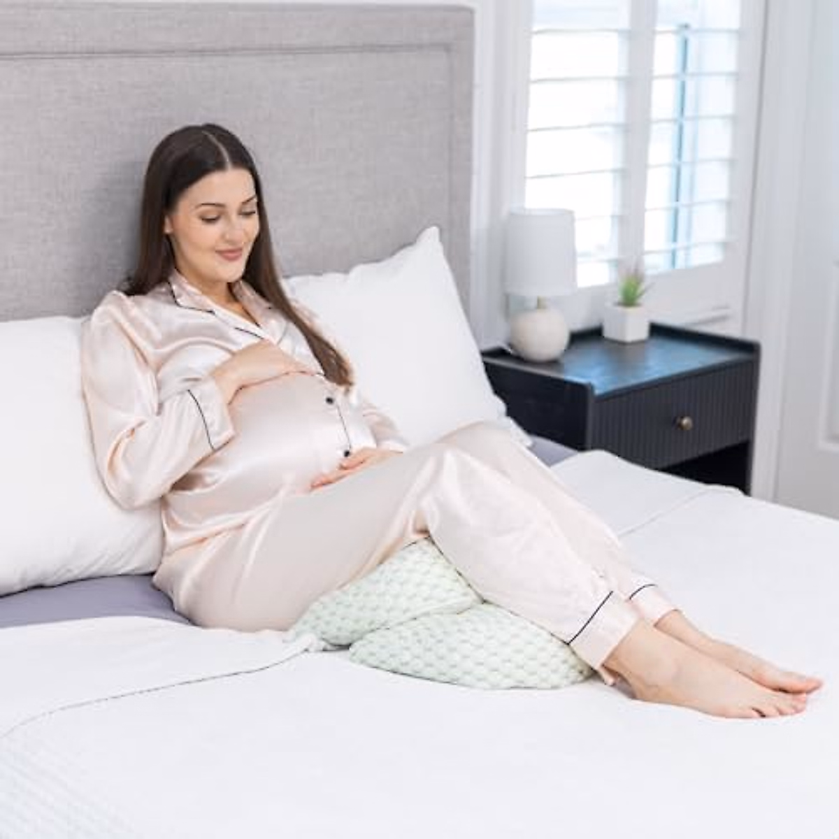 SNUGGLYBEE Maternity Pillow - Ultimate Support for Pregnant Women's Belly, HIPS, Legs & Back. Detachable & Adjustable Pillow Cover, Luxuriously Soft and Comfortable Material for Blissful Rest.