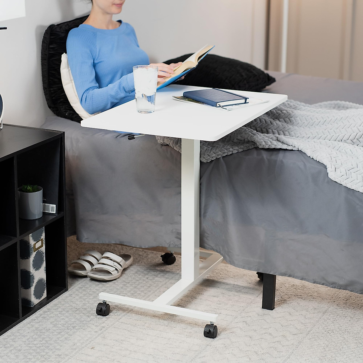 VIVO Mobile Compact 28 inch Pneumatic Lift Sit to Stand Laptop Desk, Rolling Presentation Cart, Height Adjustable Ergonomic Workstation with Locking Wheels, White, CART-V00LW
