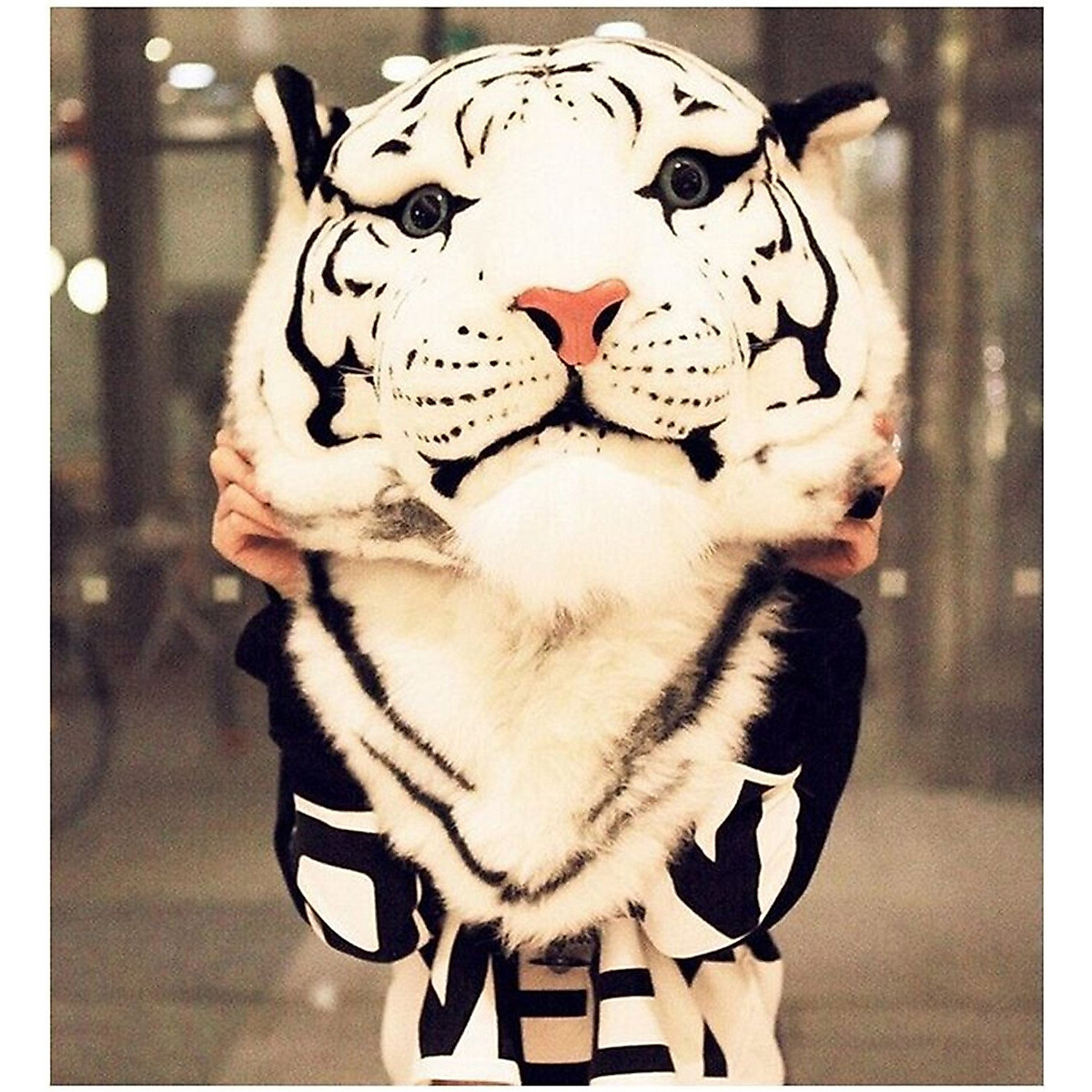 Domineering backpack stuffed tiger head 3D simulation personalised shoulder Bag Animal head shoulders bag (large, tiger white)