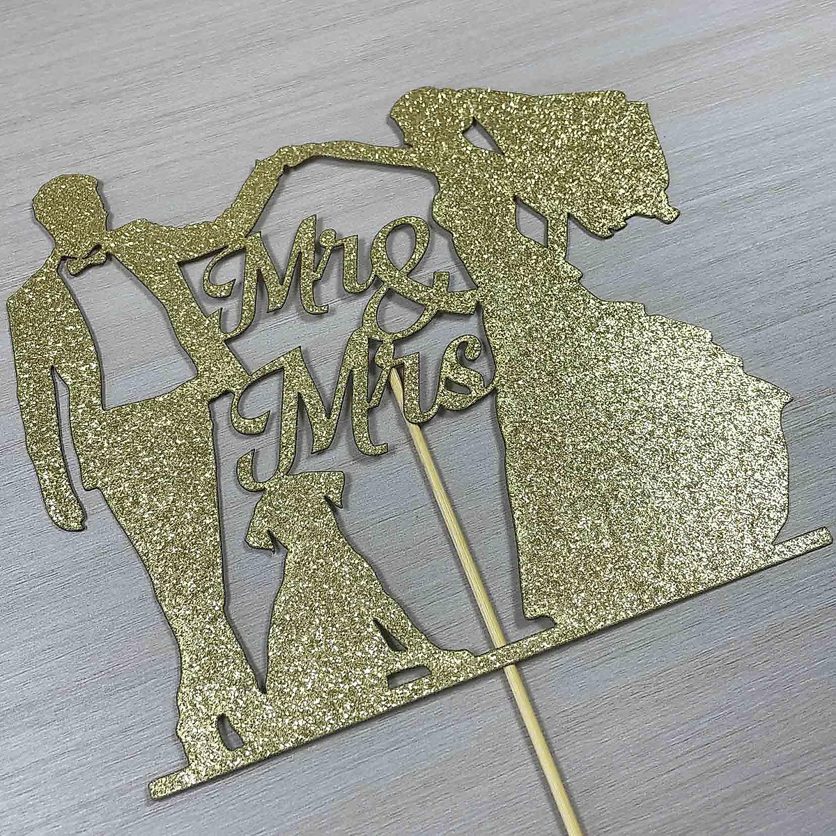 OIXCMNJQ Mr & Mrs Cake Topper, Wedding Anniversary, Bridal Shower, Engagement, Bride and Groom Hold Hands with Pet Dog Silhouette Cake Decorations Supplies, Gold Glitter