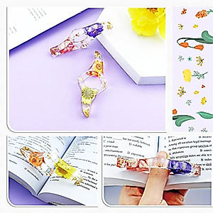 2 Pieces Dried Flower Resin Book Page Holder Transparent Thumb Ring Page Holder Handmade Personalized Flower Resin Holders Reading Bookmark Accessories for Reader Book Lovers