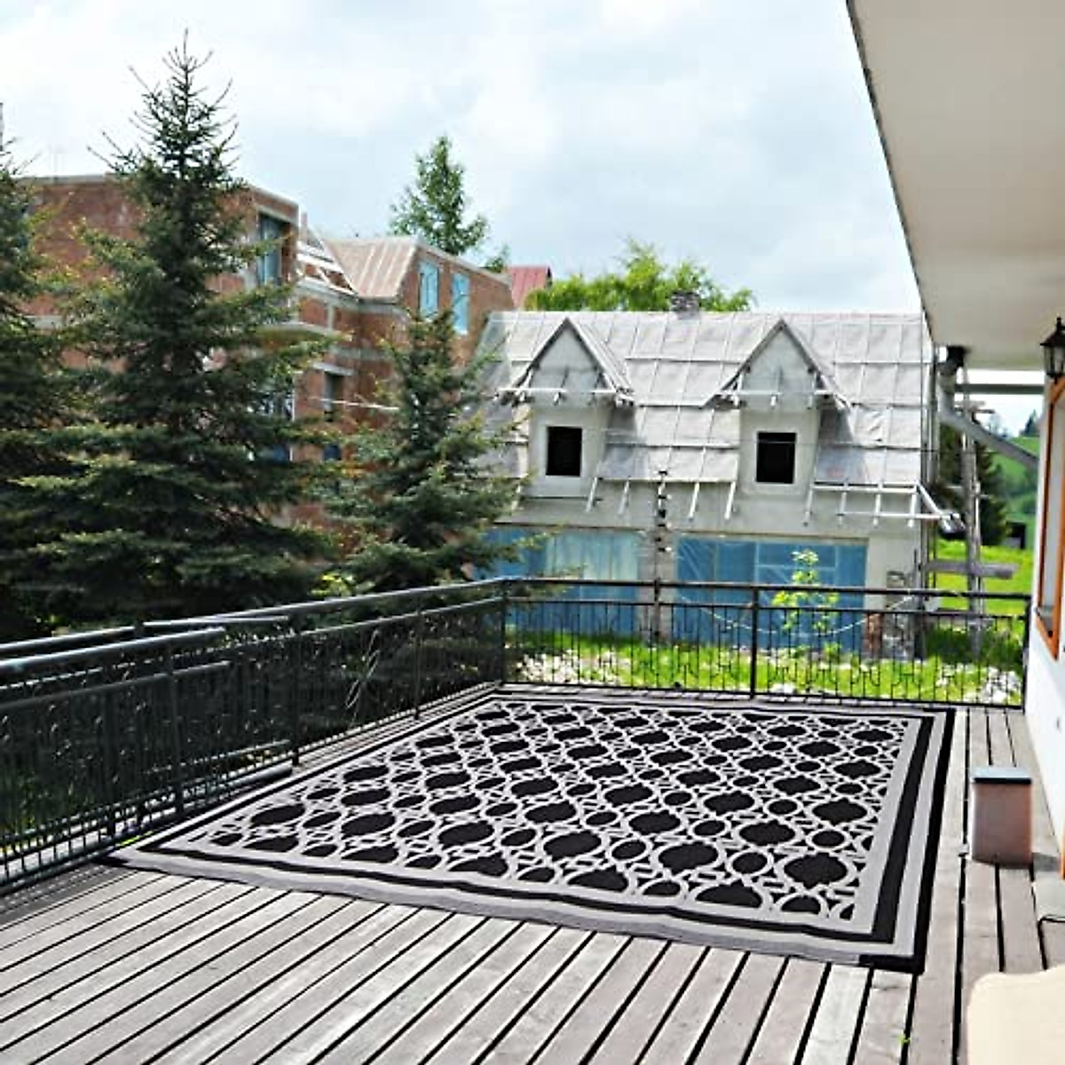 RURALITY Outdoor Rugs 8x10 for Patios Clearance,Plastic Waterproof Mats for Camping,Porch,RV, Large Straw Area Rugs for Picnic,Reversible,Black and White