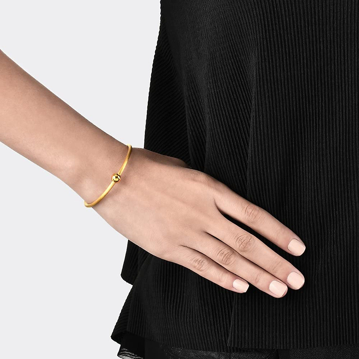 CHOW SANG SANG 999.9 24K Gold Price-by-Weight Gold Matte-Finished Bangle for Women 90343K (Approx. 0.31tael (~11.6g), 6 (Wrist Size:14-15 CM))