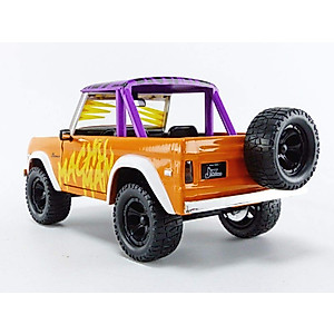 Jada 1:24 Diecast 1973 Ford Bronco with Macho Man Figure