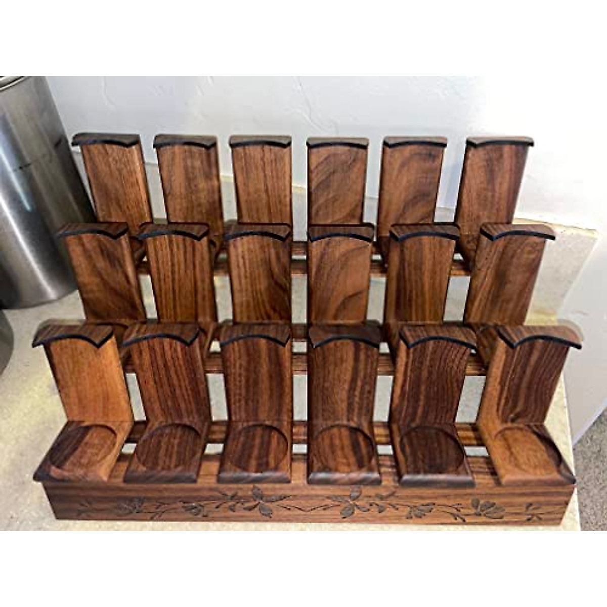 18 Count spice rack with bottles