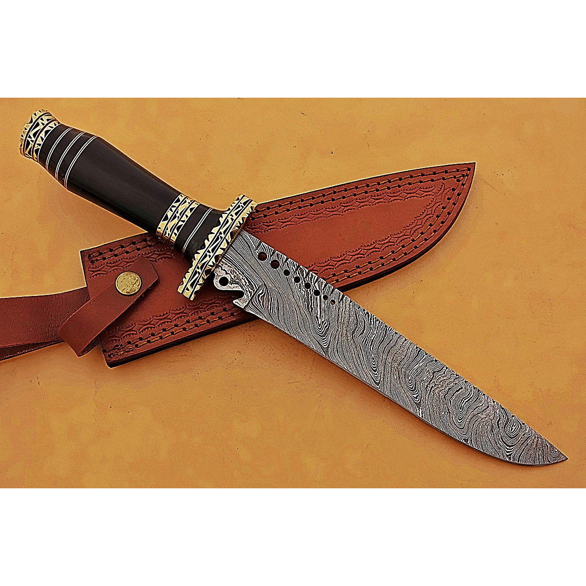 Custom Handmade Damascus Steel Hunting Knife / Bowie Knife SS-17366 ( horn ) (black)
