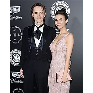 FC Carino Victoria Justice - 24X36 Poster FCA #FCA1269538