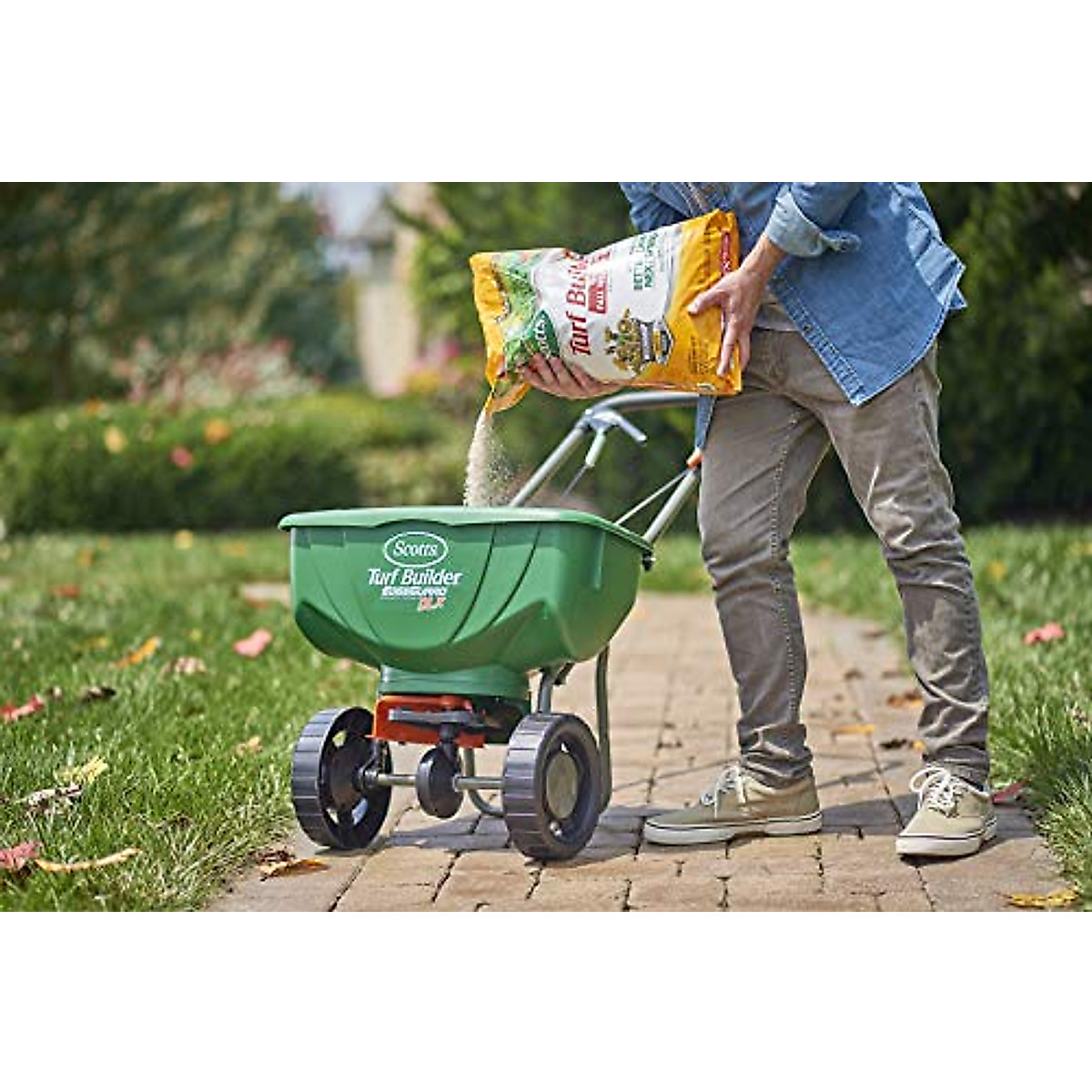 Scotts Turf Builder WinterGuard Fall Weed & Feed 3: Covers up to 5,000 sq. ft., Fertilizer, 14 lbs