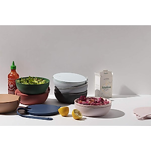 W&P Porter Plastic Bowl Lunch Container w/ Protective Non-slip Exterior, Slate 1 Liter | Lid & Snap-tight Silicone Strap | Food Storage, Bento Box, Meal Prep | BPA-Free Plastic