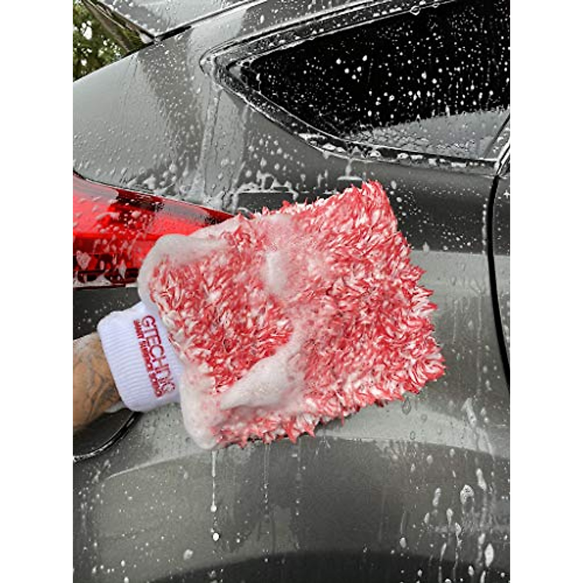 Gtechniq WM2 Microfibre Wash Mitt - Ultra Low Friction Washcloth, Soft Glide Minimises Swirl Marks - Holds Maximum Volume Of Soap Suds, 100% Split Varied Length Polyester Strands For A Quick Easy Wash