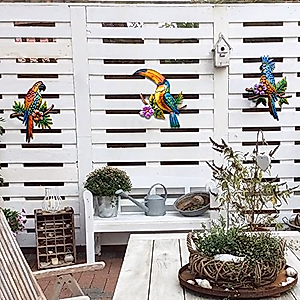 J-Fly Metal Parrot Wall Decor Tropical Outdoor Wall Decor Parrot Outdoor Metal Wall Art Metal Bird Wall Decor Outdoor Toucans Decor Patio Wall Fence Garden Home Kitchen Decor 11 Inch