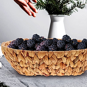 Round Woven Bread Basket Grass Storage Dried Nut Fruit Organizer Container Vegetables Serving Basket Flower Snack Holder Decor for Bathroom Kitchen