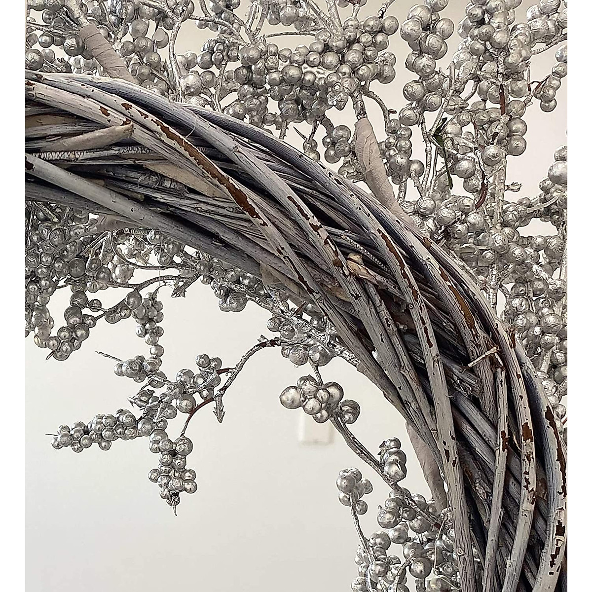 26 Inch Winter Front Door Wreath Silver Berry Wreath Winter Christmas Wreath with Silver Metallic Berry on Farmhouse Grapevine for Festival Celebration Front Door Wall Window Decoration Home Décor