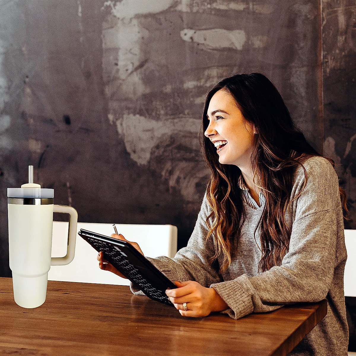 30 oz Tumbler with Handle and Straw Lid for Water, Double Wall Vacuum Sealed Stainless Steel Insulated Tumblers, Travel Cup for Hot and Cold Beverages, Travel Coffee Mug；