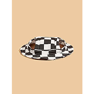 QWINEE Plaid Pattern Dog Hat with Ear Hole Round Brim Dog Puppy Cat Sun Hat Bucket Hat Outdoor Sun Protection Pet Caps for Small Medium Cats Dogs Kitten Black and White S