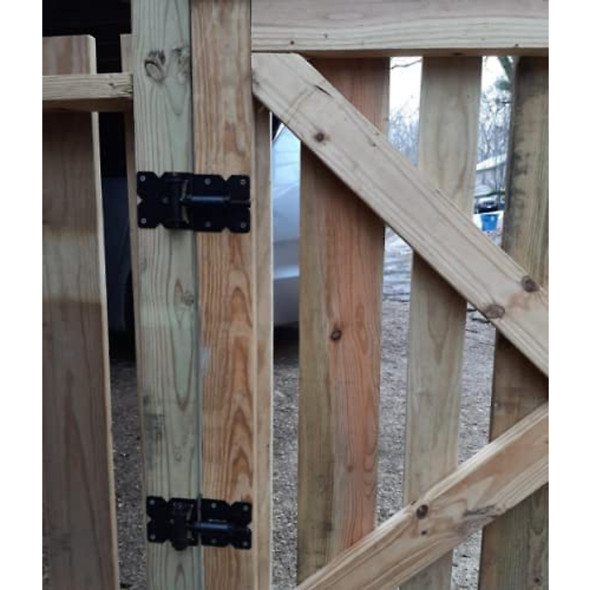 2 Pack Self Closing Gate Hinges for Wooden Fences Heavy Duty Solid Vinyl Fence Gate Closer Hinges with 22 Screws Swing Adjuster Tool 90 Degree Tension Boerboel Gate Hardware Kit Black Finish