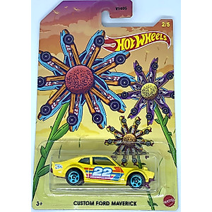 Hot Wheels 2022 - Custom Ford Maverick - Spring Set 2022 [Yellow] 2/5