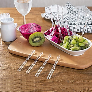 Comicfs 300pcs Disposable Plastic Fruit Forks, 4" Forks Bistro Cocktail Forks Tasting Appetizer Forks Set Toothpick Forks Portable Salad Fruit Forks Mini Cake Forks (Clear)