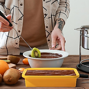 Maxcheck 4 Pack Large Silicone Soup Freezer Containers with Lid 6 Cup Silicone Freezer Trays Reusable Food Storage Freezing Containers For Soup,Pasta Sauce,Leftovers,Meal Prep(Orange)