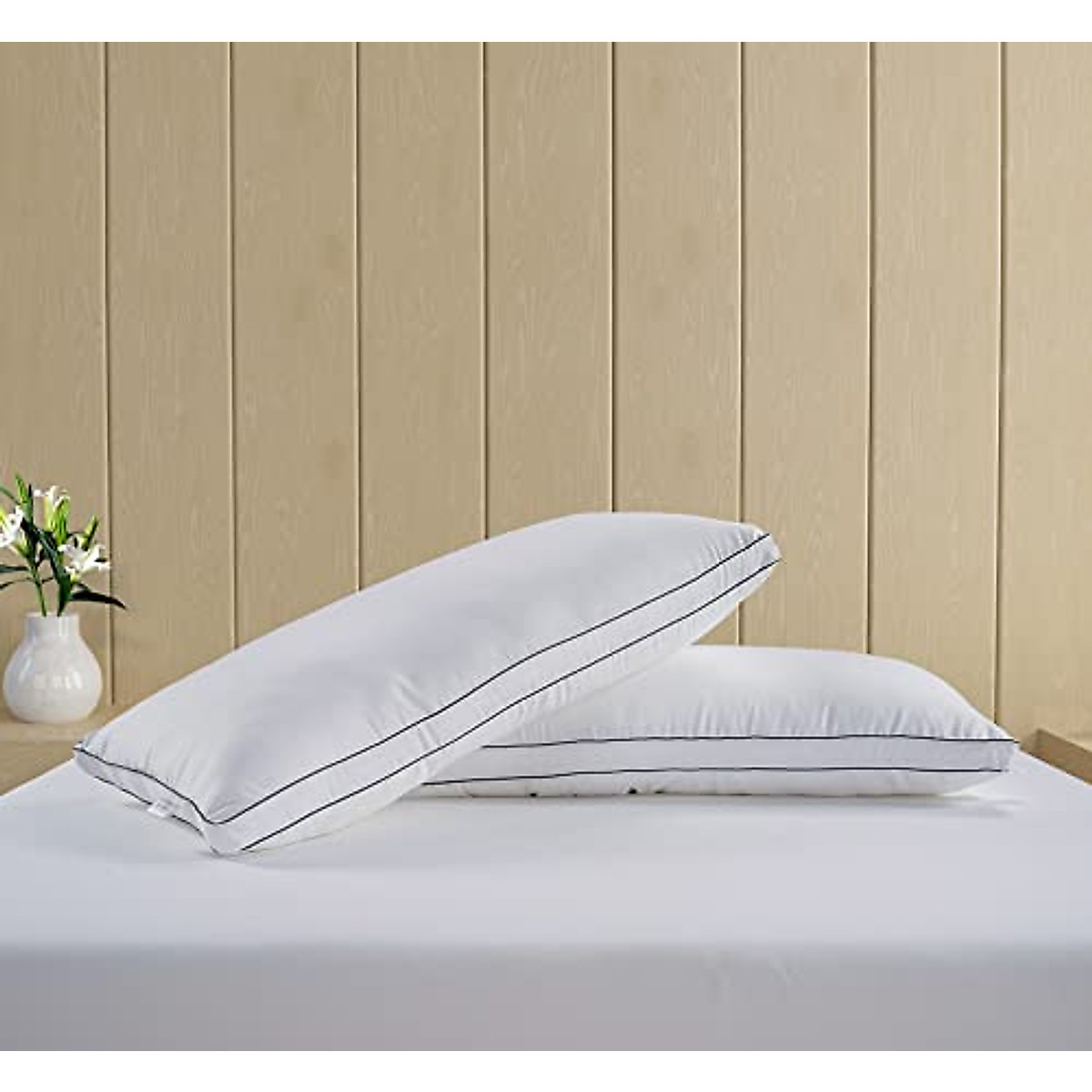 LANE LINEN Standard Pillows for Sleeping - Bed Pillows Set of 4 - Luxury Hotel Quality Down Alternative Pillows for Back and Side Sleeper, Soft and Supportive Gusseted Cool Breathable Pillow, 20x26