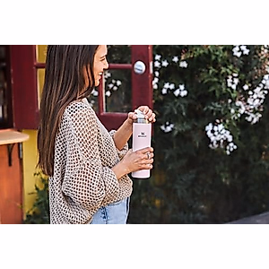 Stanley AeroLight Transit Bottle 20 oz | Locking Drink Through Lid | Leak Resistant Water Bottle or Coffee Travel Mug | Lightweight Insulated Stainless Steel | BPA-Free | Hammertone Green