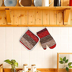 Oven Mitt and Pot Holder Set Heat-Insulation Gloves 2Pcs Vintage Farm Barn Red-Brown Gradient on Wood Grain Polyester & Cotton Oven Mitts Set for Cooking and Baking