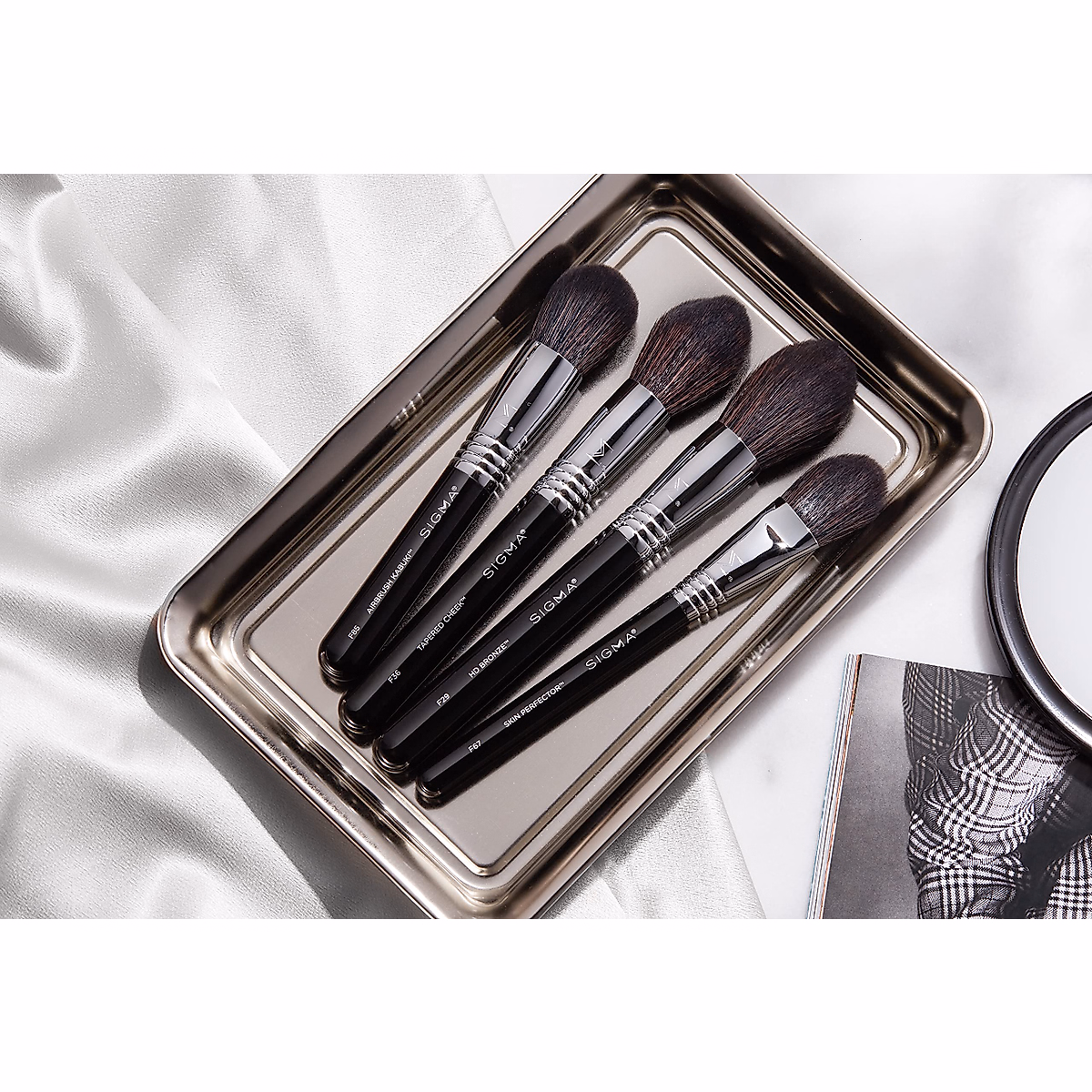 Sigma Beauty F29 HD Bronzer Brush – Tapered Bronzer Makeup Brush with Ultra-Soft Synthetic Fibers for Flawless Powder Application, Perfect for Bronzer Powder, Setting Powder, & All-Over Powder