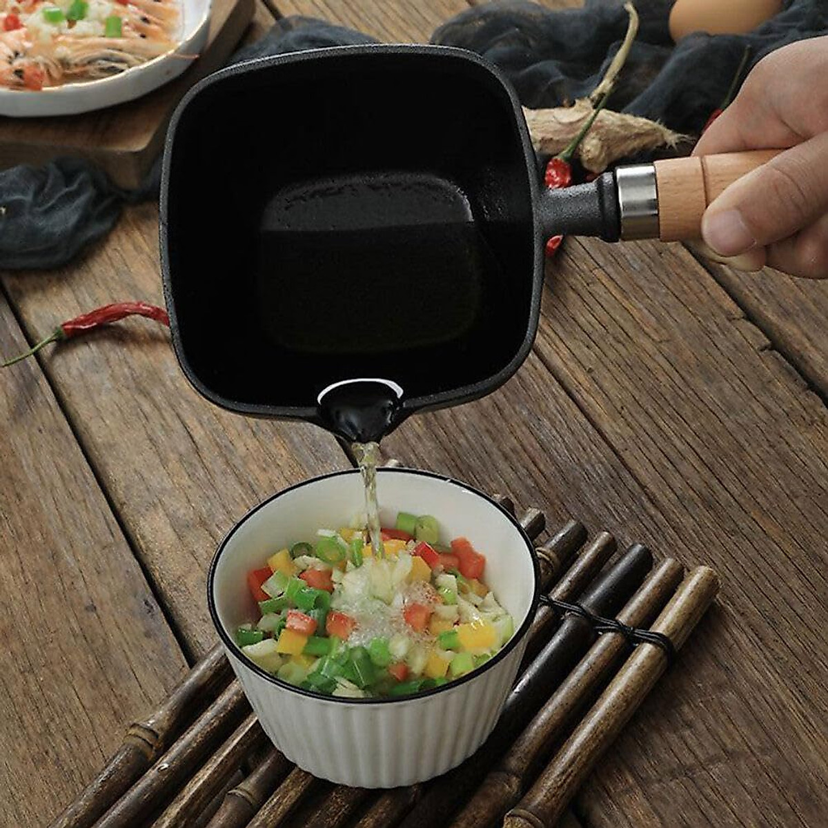 Yardwe Cast Iron Pot, Butter Iron Oil Heating Pot with Wooden Handle Cookware Melting Pot (4inch)