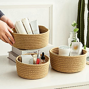 SLDHFE Small Woven Storage Cotton Rope Basket, Cute Round Mini Pink Montessori Tray Decorative Shallow Felt Baskets for Organizing Shelves Decor
