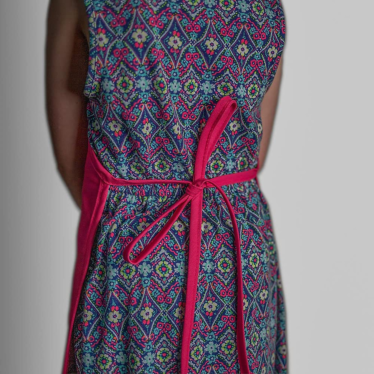 THE APRONPLACE Personalized Apron and Hat Set Girls Sweet Little Baker Child Apron with Cupcake Add a Name Embroidered