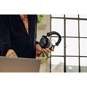 beyerdynamic DT 990 Pro 250 ohm Over-Ear Studio Headphones for Mixing, Mastering, and Editing (with Extra Grey earpad Bundle)
