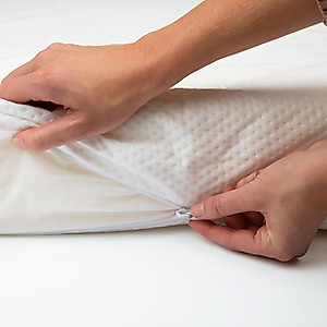 Graco Premium Foam Crib & Toddler Mattress – GREENGUARD Gold and CertiPUR-US Certified, 100% Machine Washable, Breathable, and Water-Resistant Cover, Meets All Applicable Category Safety Standards