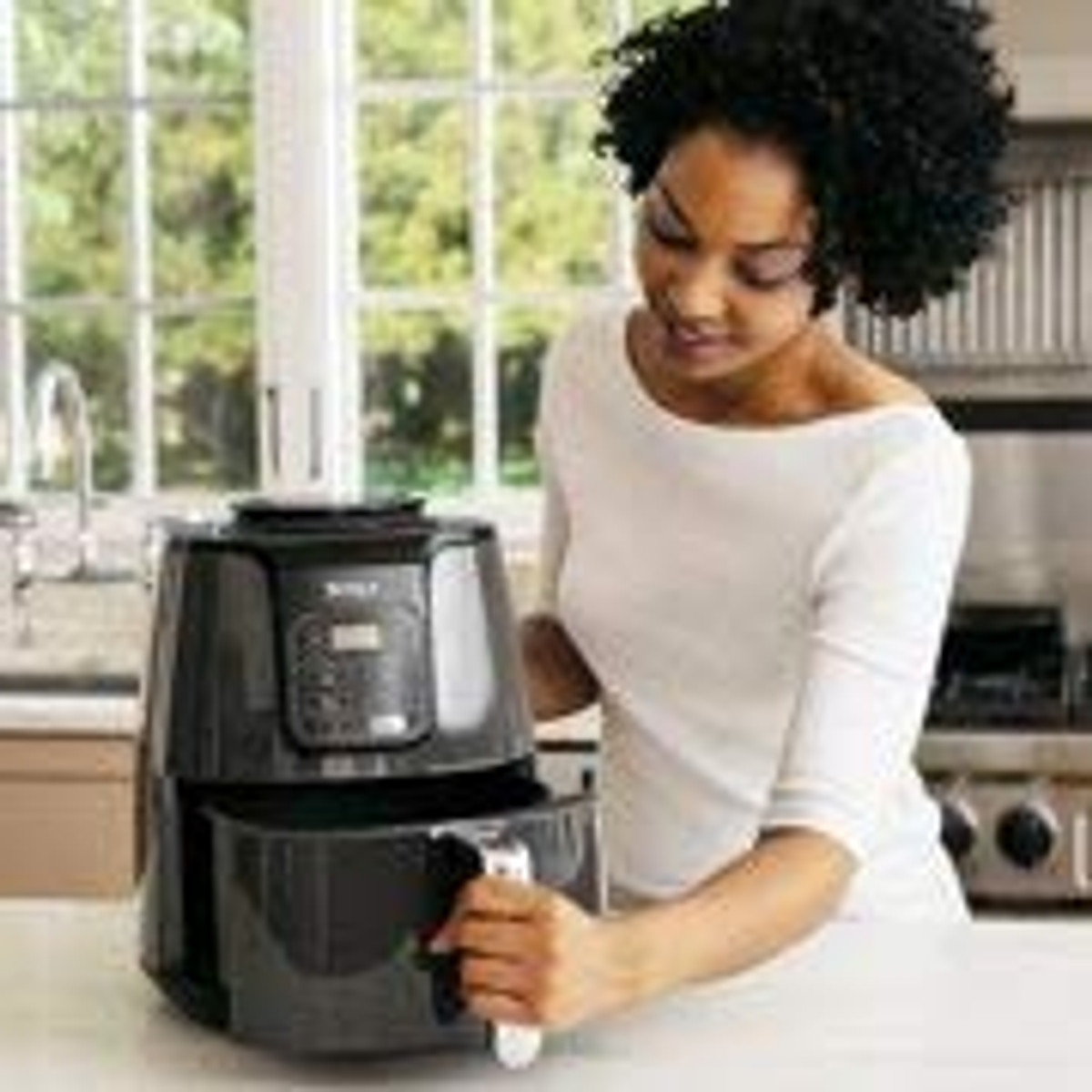 Ninja 4-Quart Air Fryer, AF100 (Renewed)