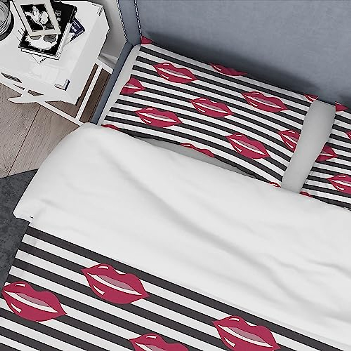 DESIGN ART Designart 'Red Lips Fashion Pattern' Mid-Century Duvet Cover Set Twin Cover + 1 sham (Comforter not Included) 2 Piece