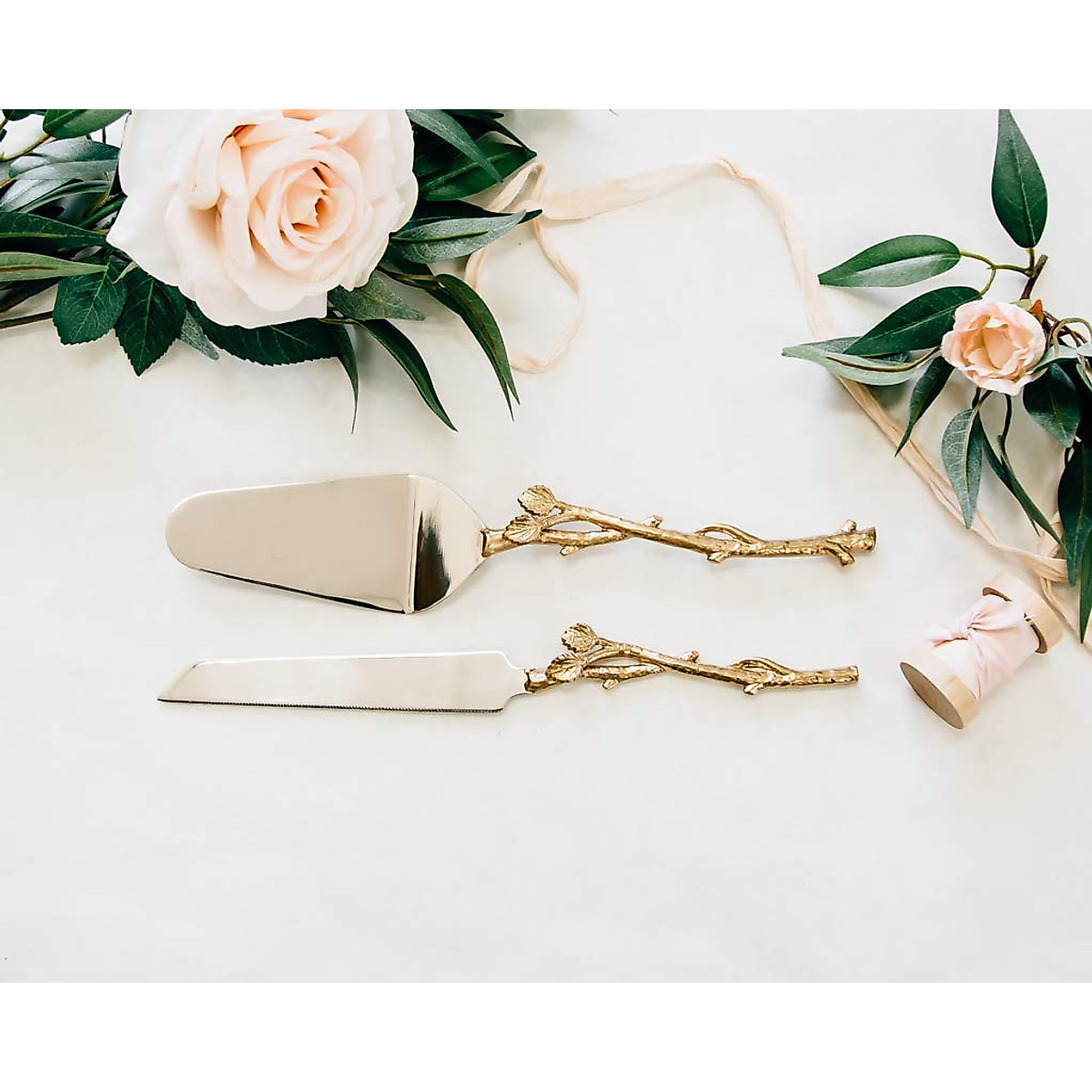 Le'raze 2 Piece Gold-leaf (twig) Cake Server Set. 1 Cake Knife and 1 Cake Server. Leaf Design 2 Tone Made of Stainless Steel and Brass. Ideal for Weddings, parties, Elegant Events