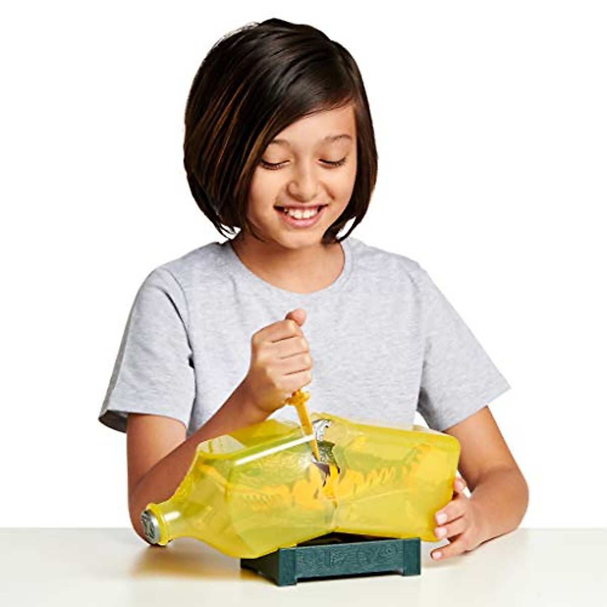 Treasure X Sunken Gold Shark's Treasure - Glow in The Dark Version - UNbox by Cracking The Bottle. Save The Treasure Hunter and Then dissect The Shark to find Your Treasure.