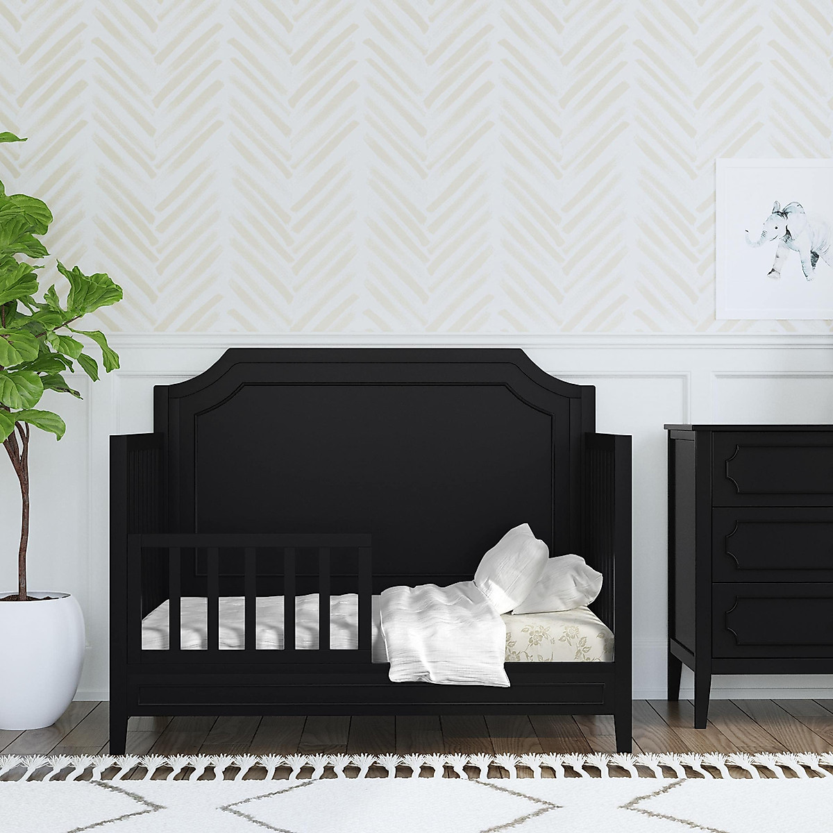 DaVinci Chloe Regency 4-in-1 Convertible Crib in Ebony, Greenguard Gold Certified