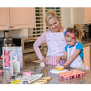 Handstand Kitchen Rainbows and Unicorns 15-piece Ultimate Baking Party with Recipes