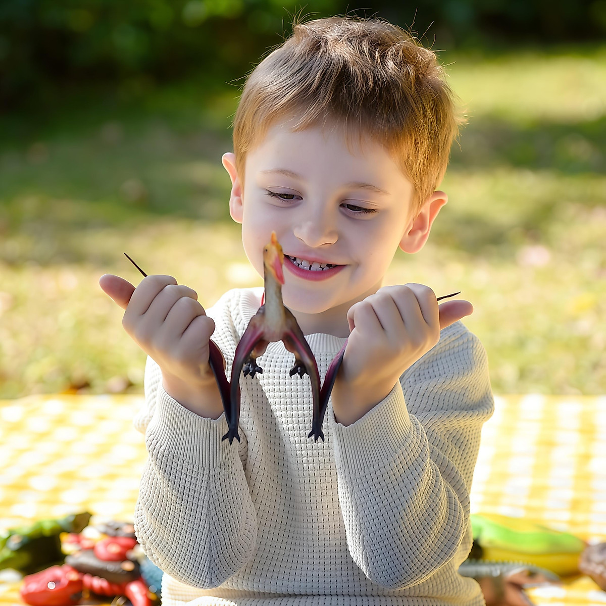 Gemini&Genius Pterosaur Toy for Kids, Large Size 5.5" Quetzalcoatlus Dinosaur Toy, Pterodactyl Toy, Large Flying Dinosaur Toy, Realistic Pteranodon Toy for Kids Display and Play