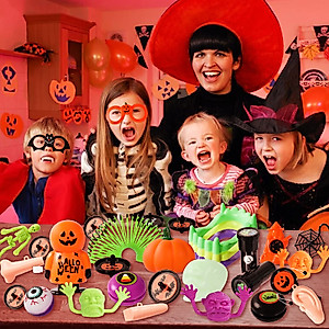 Max Fun 168pcs Halloween Party Toys Assortment for Kids Halloween Party Favors Prizes Box Toy Assortment Classroom (Large 168pcs party favors)