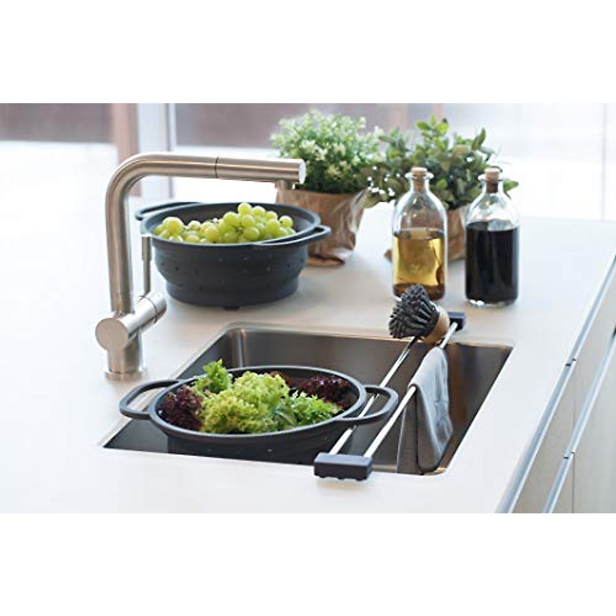 Sanni Shoo drip.line Pure - Adjustable Drip Tray - Practical, Multifunctional Kitchen Rack for Storing Dishcloths and Brushes Hygienically - Drip Drying Bottles - Heat-Resistant (Anthracite, Pure)