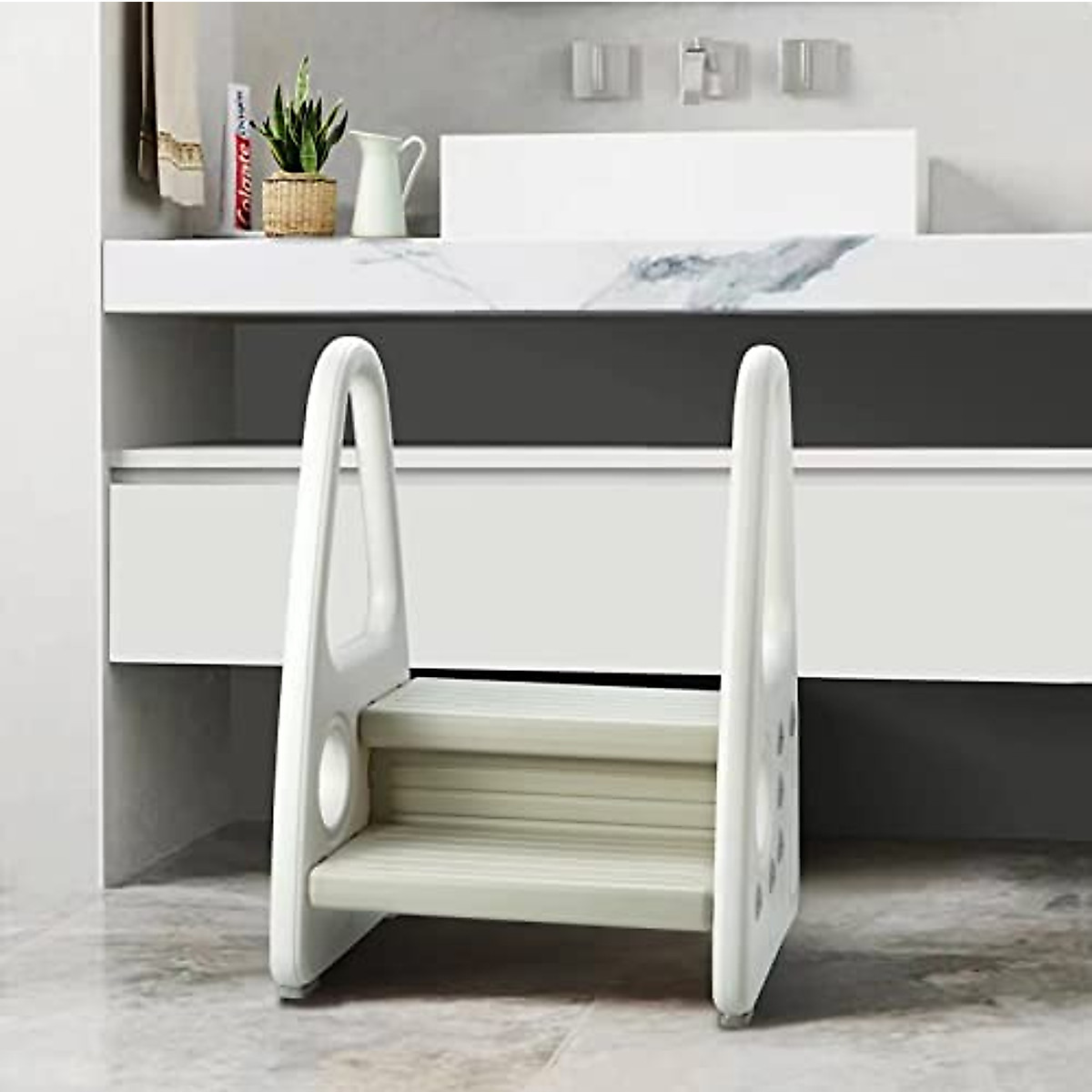 PandaEar Kids Adjustable Step Stool with Handles and Non-Slip Steps for Toddler Toilet, Foot Stool for Children Potty Training Bathroom