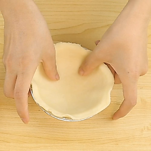 LOYUDEQIU 4 Inch Aluminum Foil Mini Pie Pans 50Pcs - Disposable Small Mini Pie Tins Pot Pie Tins For Bakeries, Cafes, Restaurants - Durable Mini Tart Pans for Pie, Fruit Tarts, Quiche (50, 4 Inch)