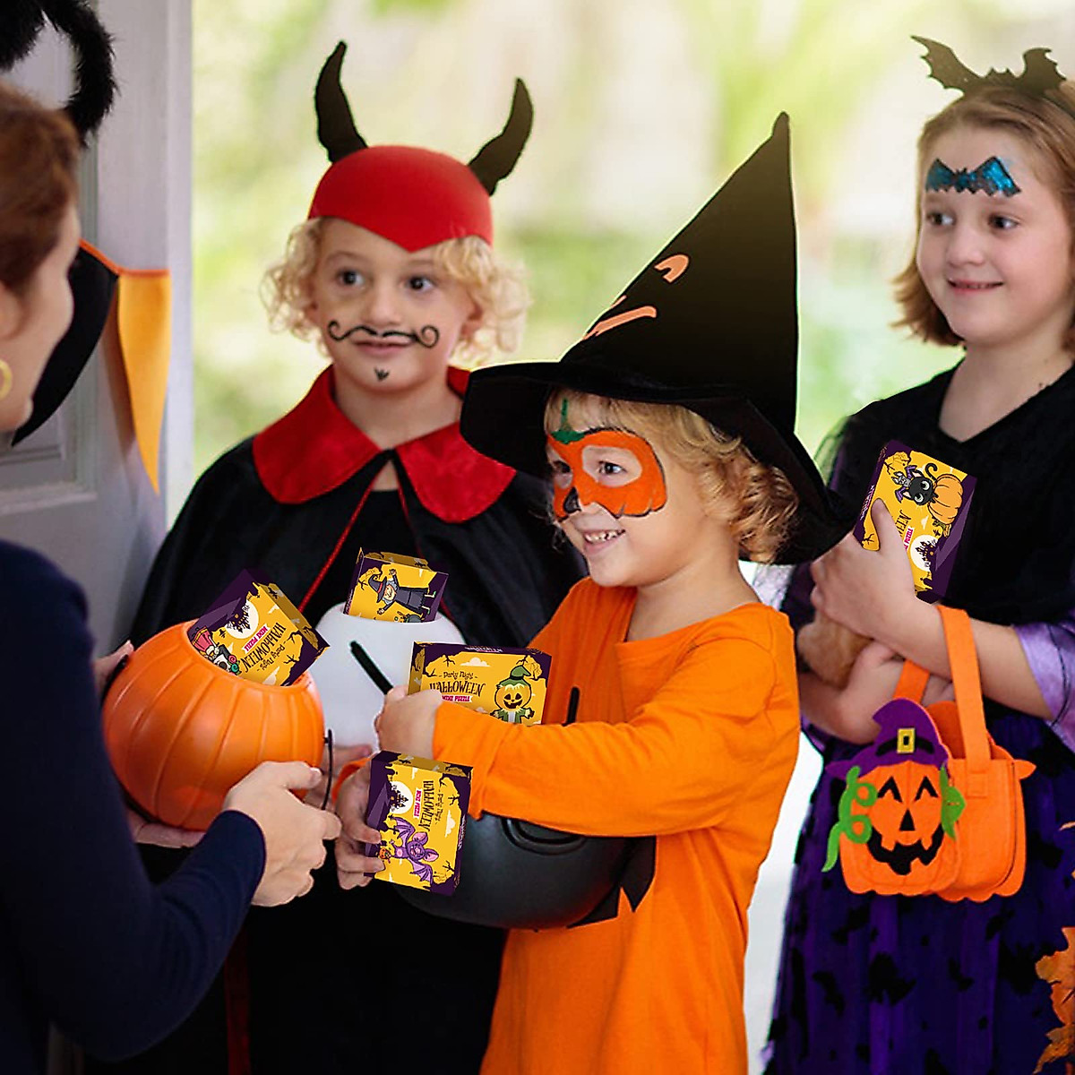 Shemira Halloween Party Favor for Kids, 24 Pack Jigsaw Puzzles in Halloween Theme Designs for Trick or Treating, Halloween Goodie Bag Filler, Halloween Miniatures Novelty Toy, School Classroom Reward