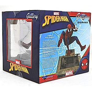 DIAMOND SELECT TOYS Marvel Gallery: Spider-Man ('90S Version) PVC Figure, Multicolor, 8 inches