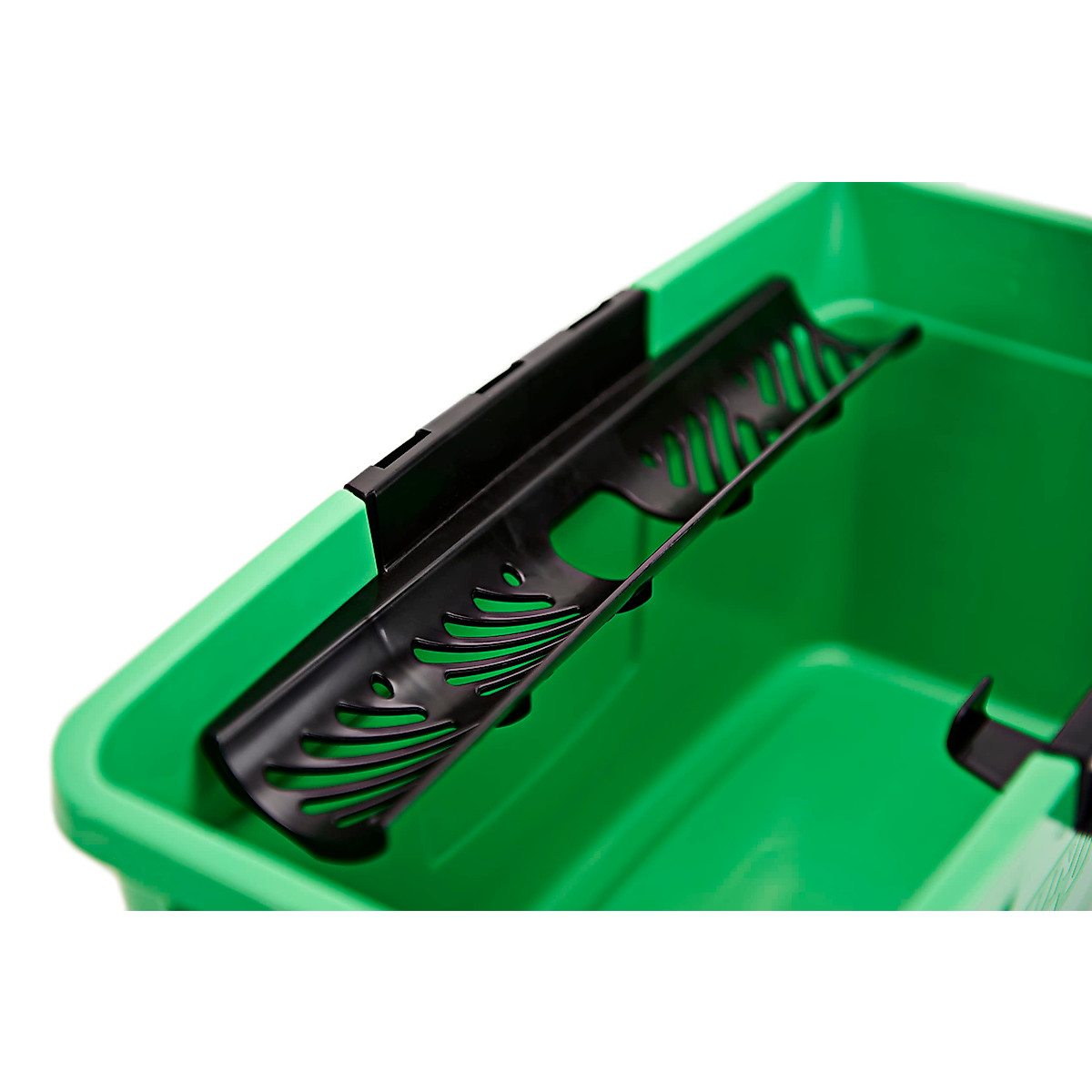 Unger QB12B Bucket 12 litres for Washers up to 35 cm Wide with Litre Scale Including Strainer as Shelf Rectangular Shape