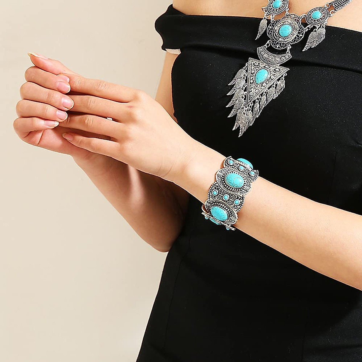 ABJFJE Fashion Imitation Turquoise Elastic Strands Bracelet Retro Bohemian Charm Statement Beaded Handmade Bracelet for Women Costume Jewelry