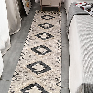 Boho Runner Rug 2'x6', Washable Hallway Farmhouse Area Rug, Kitchen Floor Mat with Tassels, Tufted Cotton Woven Entryway Carpet, Grey