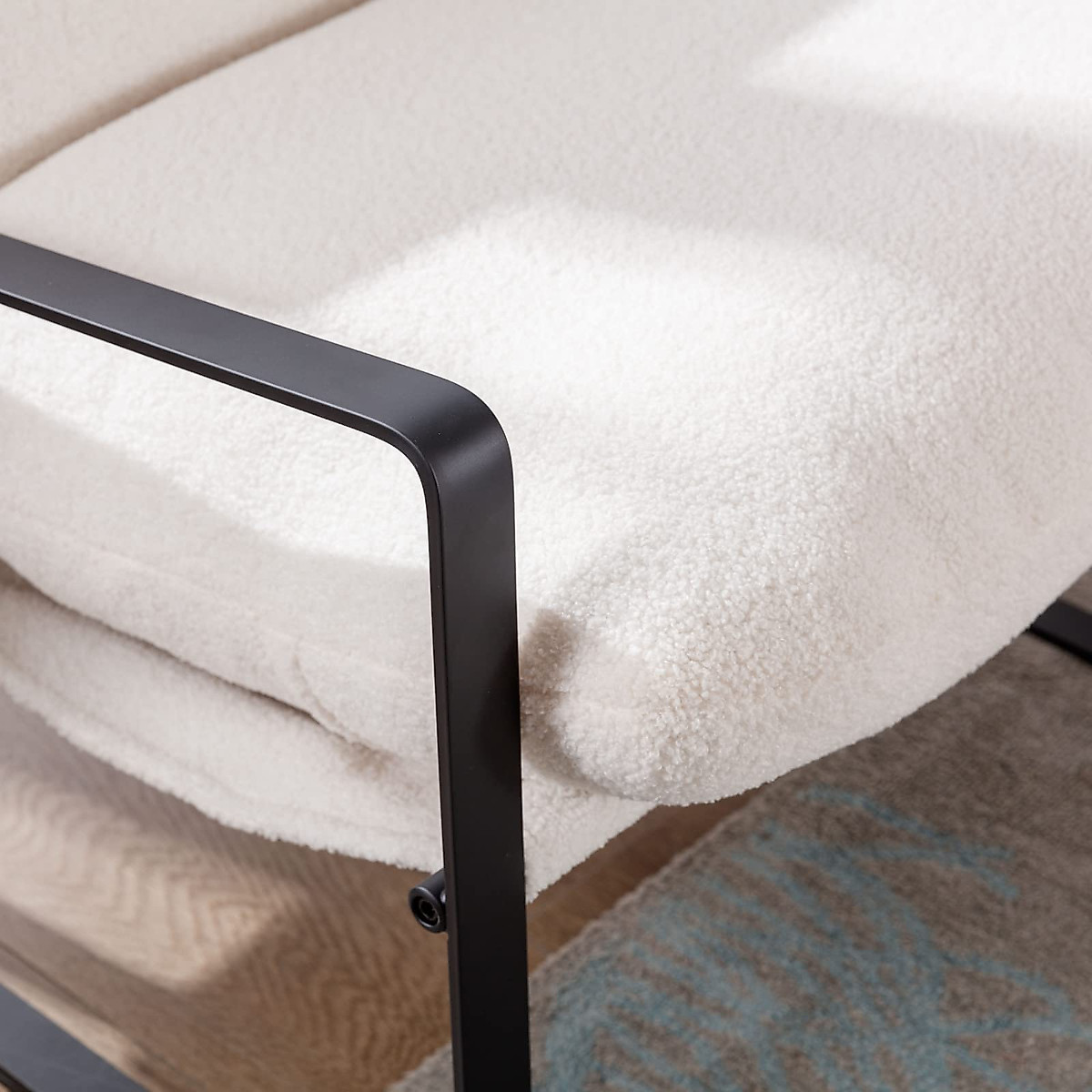 Ya-Home Mid-Century Accent Chair, Comfy Sherpa Fabric Side Chair with Armrest, Upholstered Leisure Chair with Black Metal Frame for Living Room Bedroom Reception Room, White